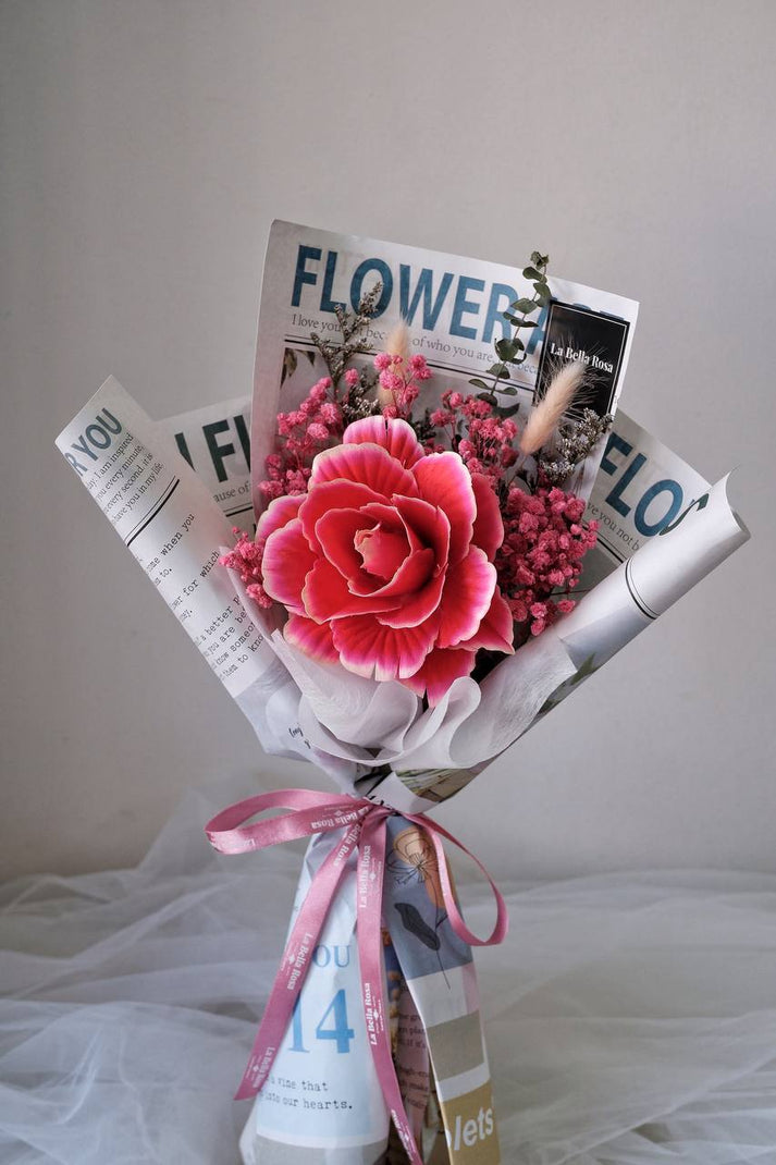 Levi Dried Flower Bouquet – La Bella Rosa Flowers